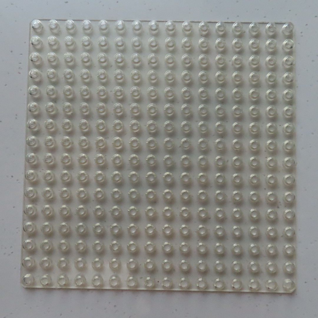 Lego Transparent Baseplate 16 x 16 (Trans-clear) 3867, Hobbies & Toys ...