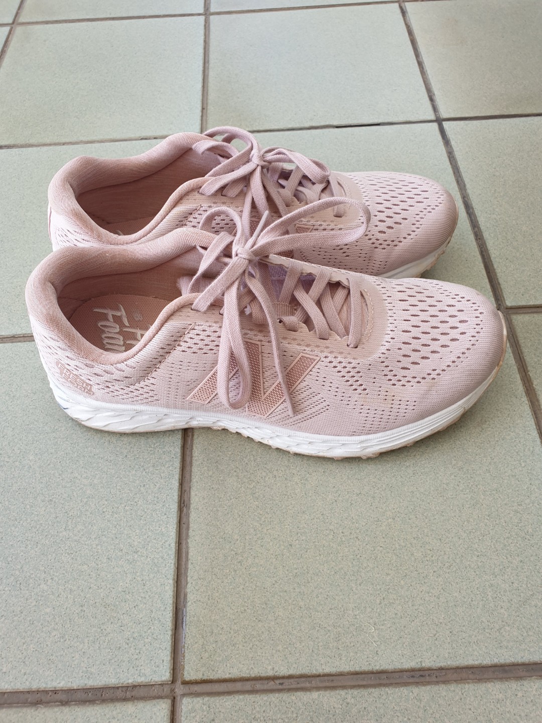 New Balance Track Shoes, Women's Fashion, Footwear, Sneakers on Carousell