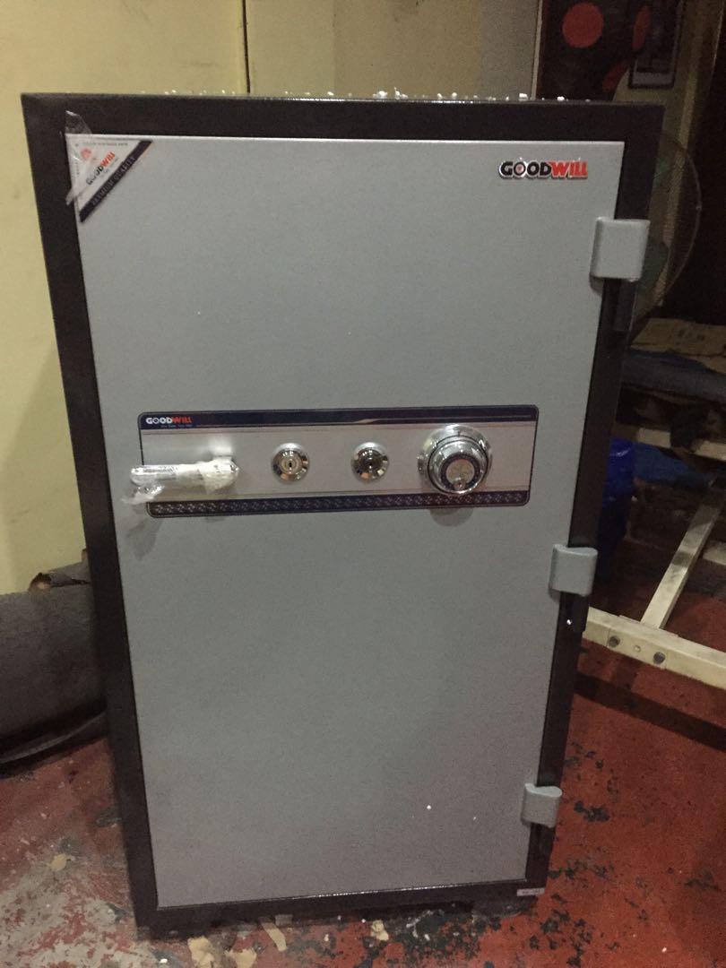 Goodwill Safety Vault GW120-C, Furniture & Home Living, Home ...