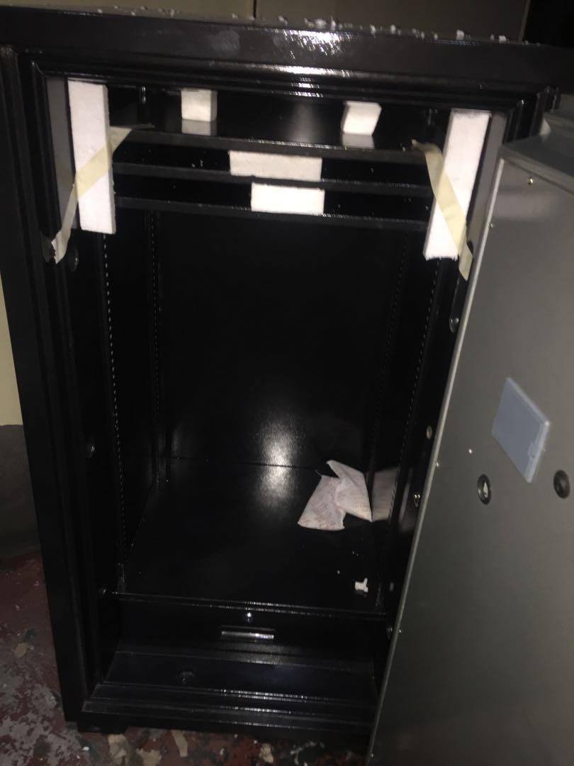 Goodwill Safety Vault GW120-C, Furniture & Home Living, Home ...