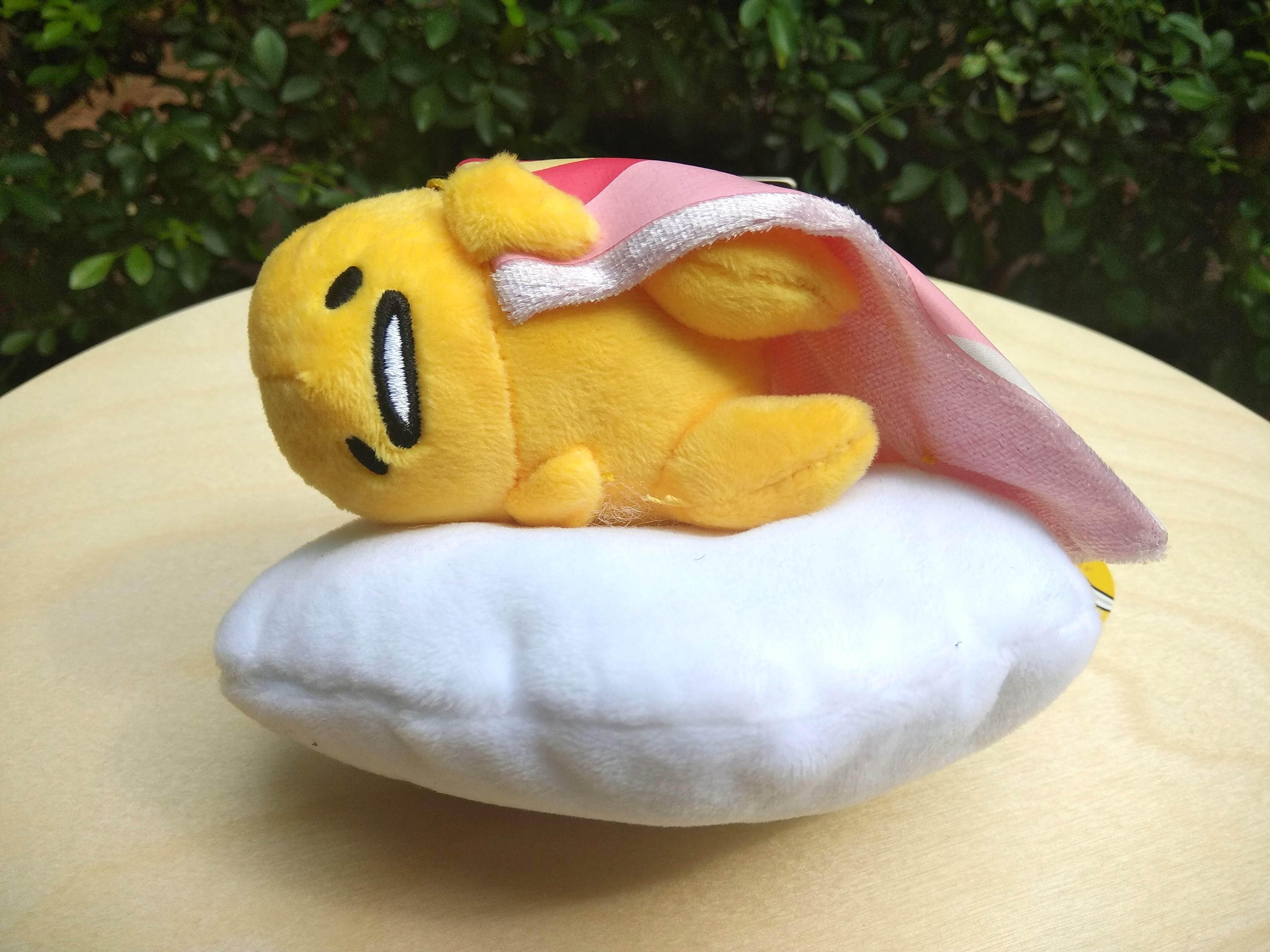 Gudetama Sanrio keychain, Toys & Collectibles, Mainan di Carousell