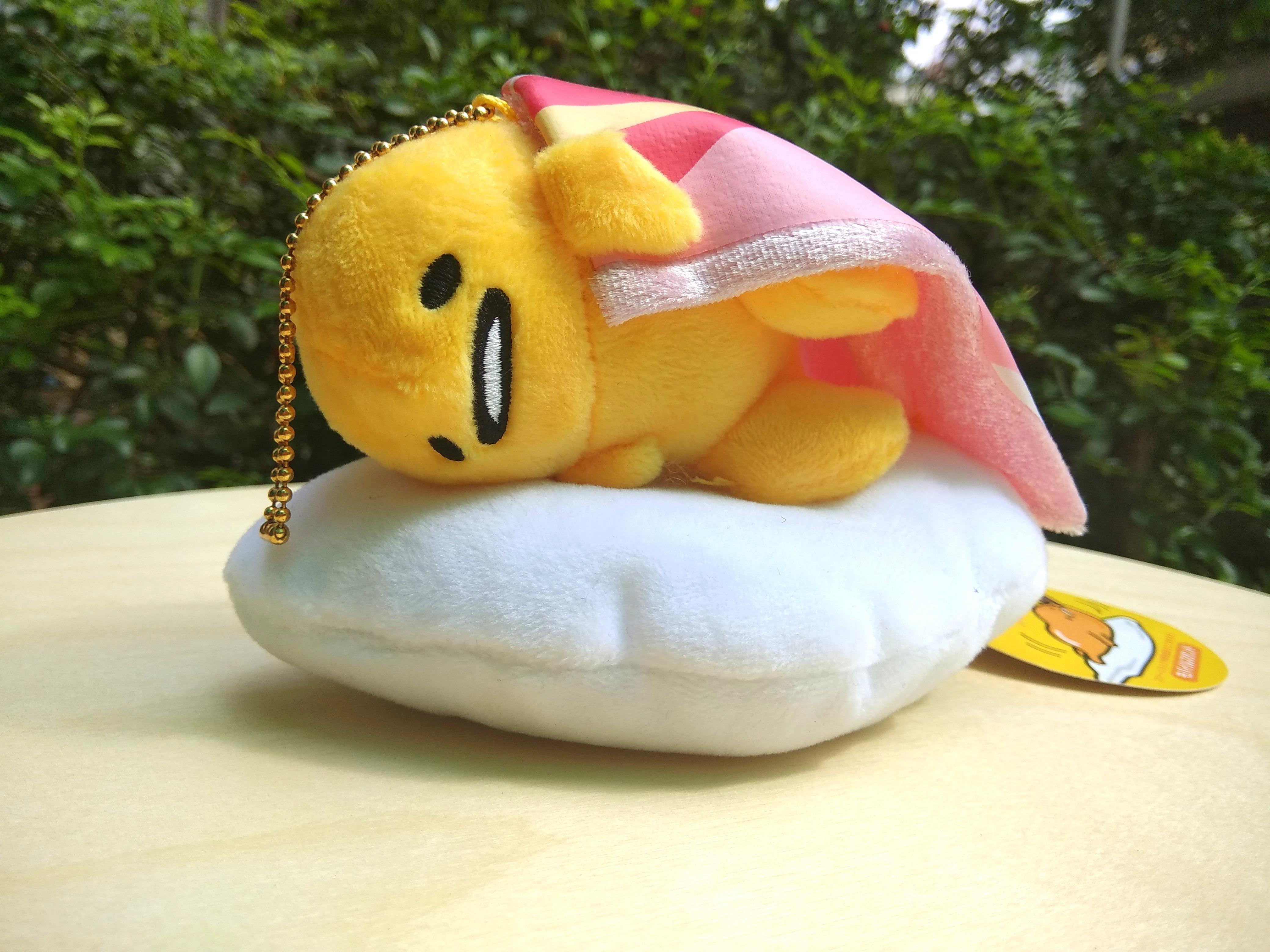 Gudetama Sanrio keychain, Toys & Collectibles, Mainan di Carousell