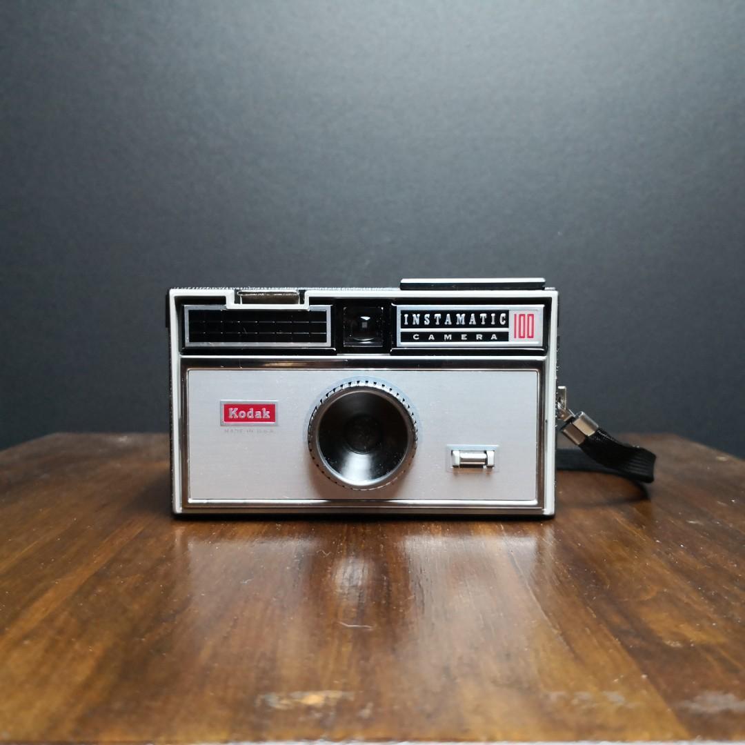 Kodak instamatic 100 (NOS 1960s), Photography, Cameras on Carousell