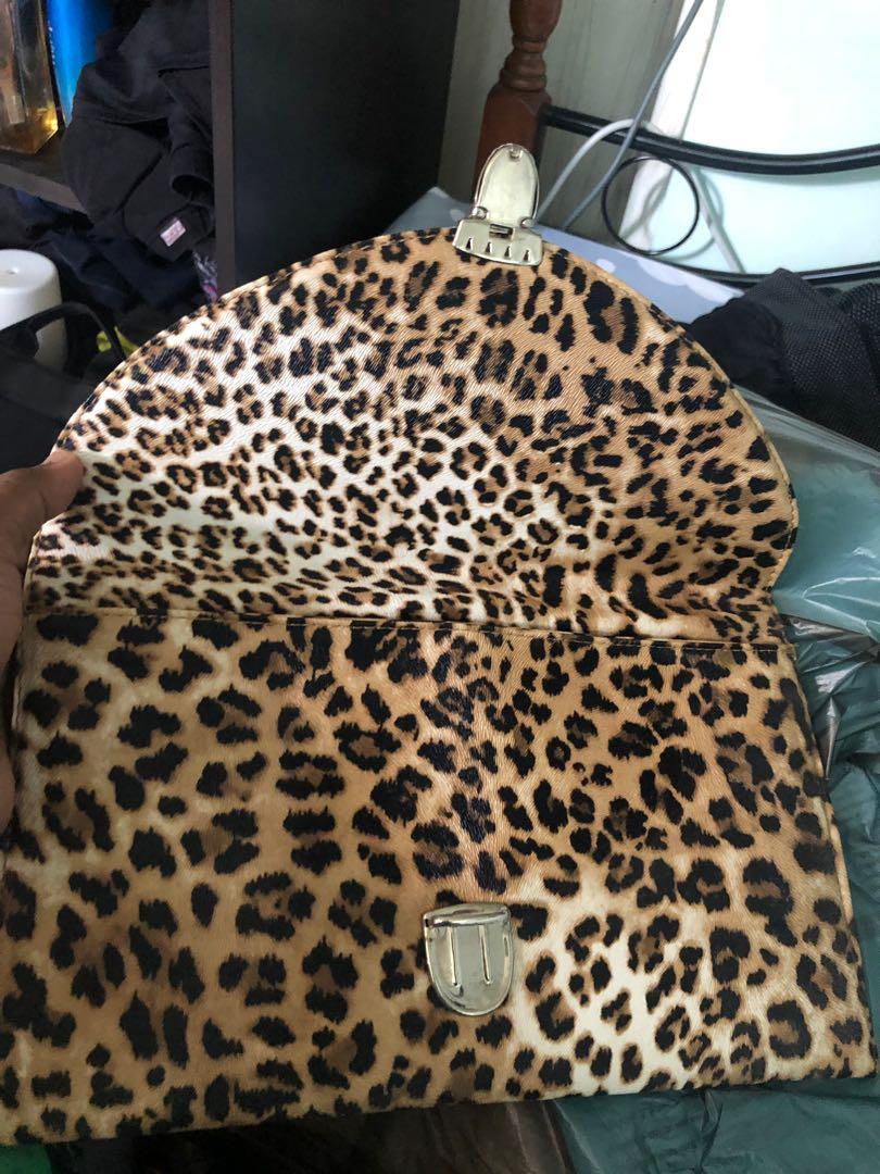 Leopard Print Flat Clutch, Women's Fashion, Bags & Wallets, Clutches on Carousell