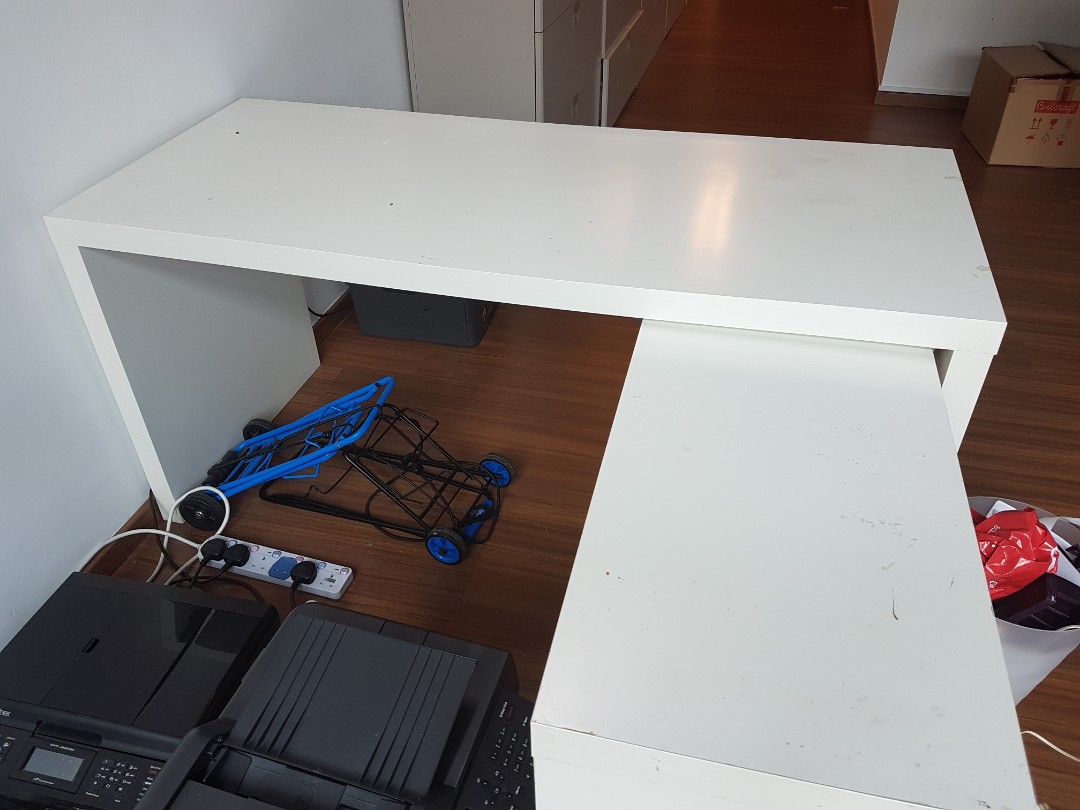 Retractable L shape table, Furniture, Tables & Chairs on Carousell