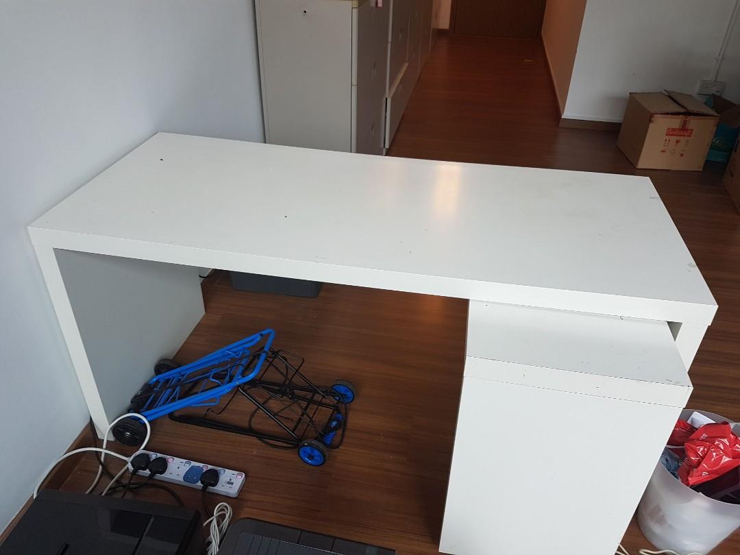 Retractable L shape table, Furniture, Tables & Chairs on Carousell