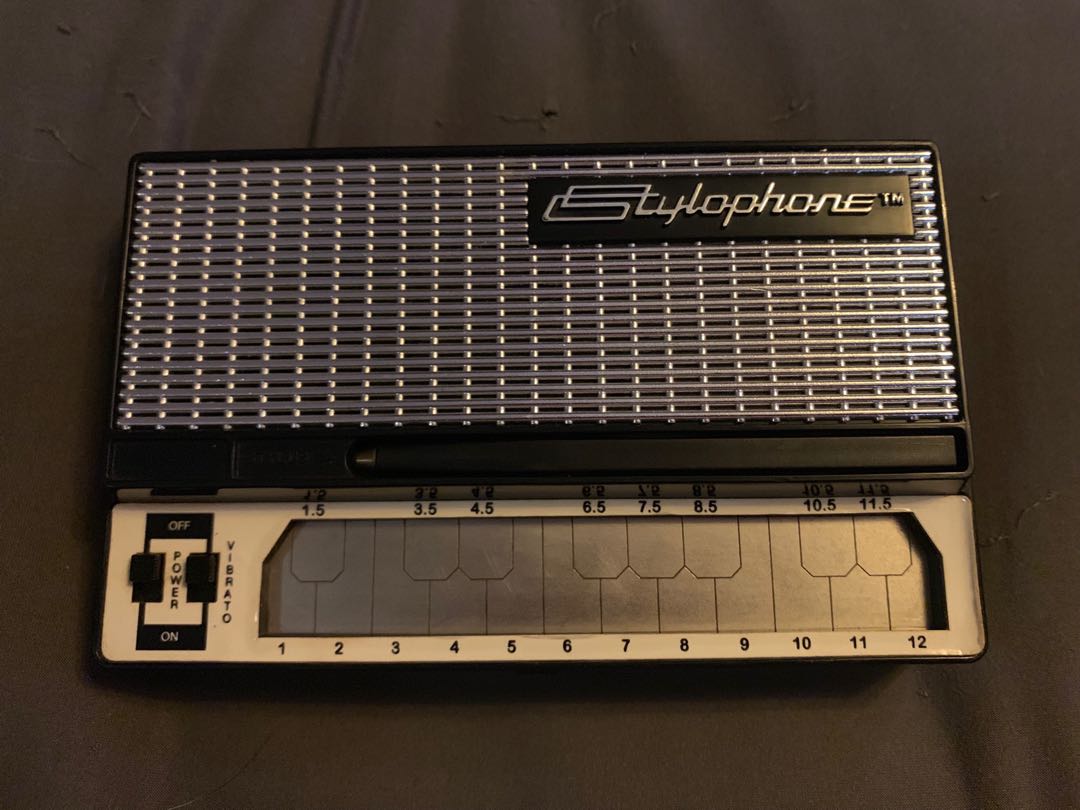 Stylophone dubreq the original pocket electronic, 興趣及遊戲, 音樂樂器 & 配件, 樂器 ...