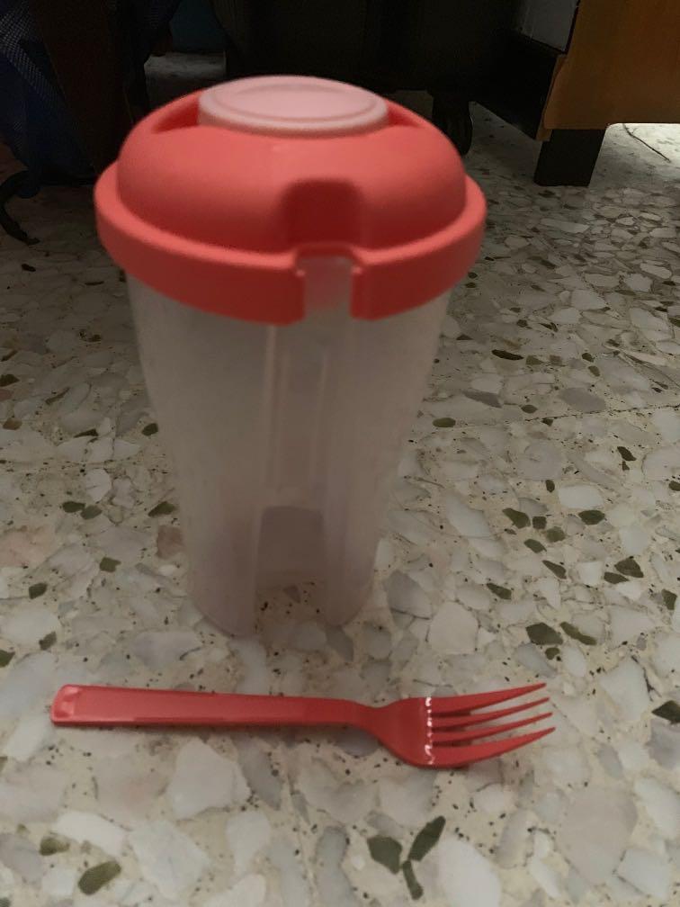 Tupperware Container for Salads, Furniture & Home Living, Kitchenware ...