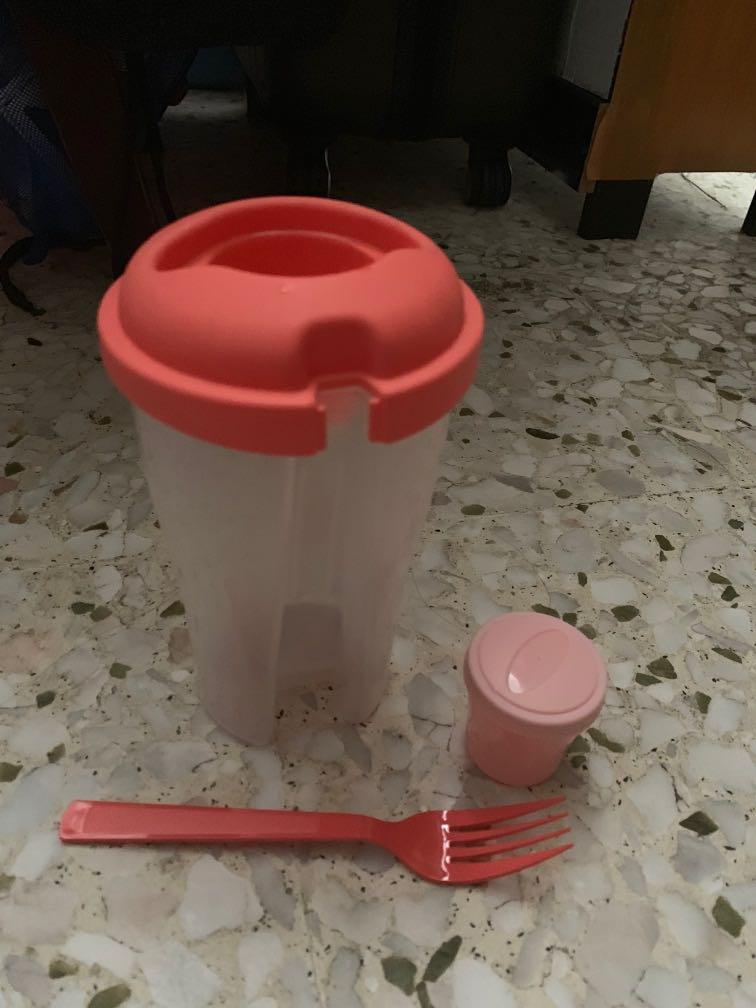 Tupperware Container for Salads, Furniture & Home Living, Kitchenware ...