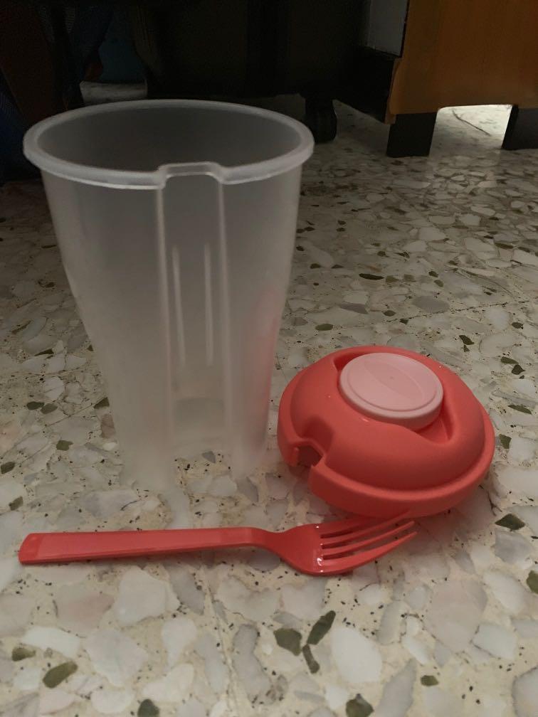 Tupperware Container for Salads, Furniture & Home Living, Kitchenware ...