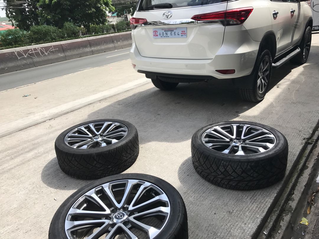 22” OEM Mags and tires for Toyota Fortuner, Car Parts & Accessories ...