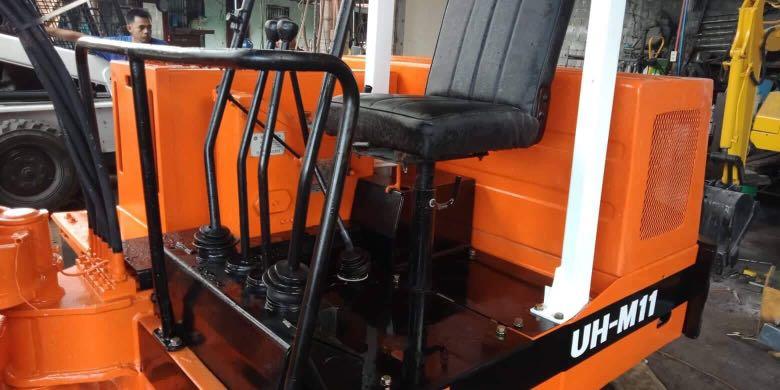 Hitachi backhoe excavator same as komatsu PC30 backhoe, Commercial ...