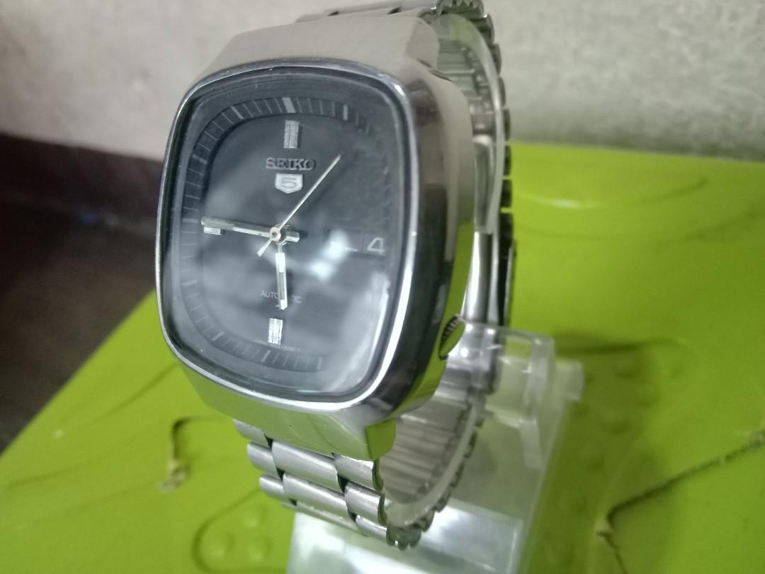 Seiko 5 vintage watch tv shape, Men's Fashion, Watches & Accessories ...