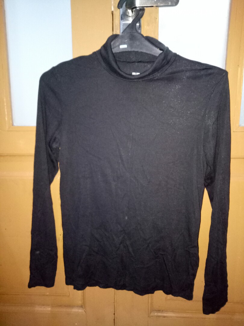 Uniqlo Supima, Fesyen Wanita, Pakaian Wanita, Atasan di Carousell