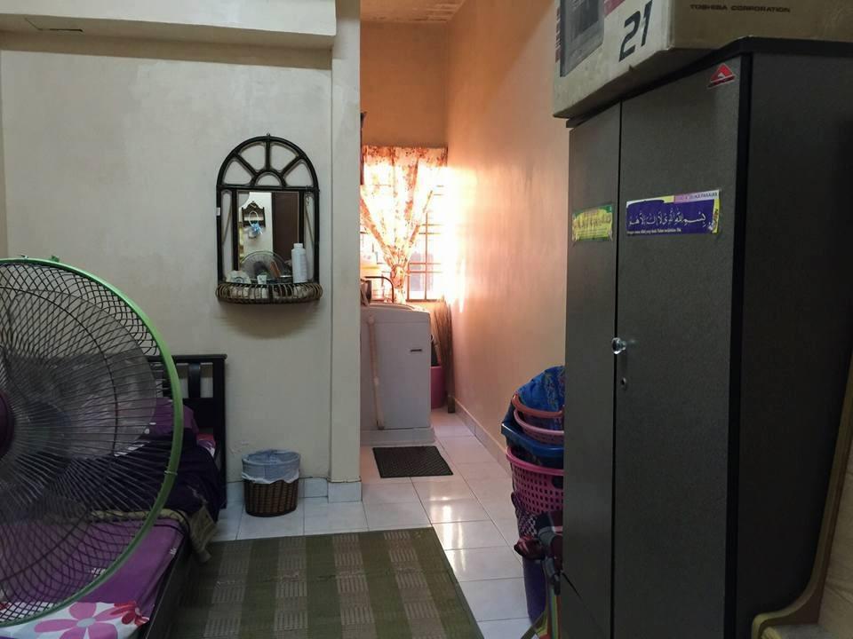 Jalan Kebun Nenas Klang Double Storey House Property For Sale On Carousell