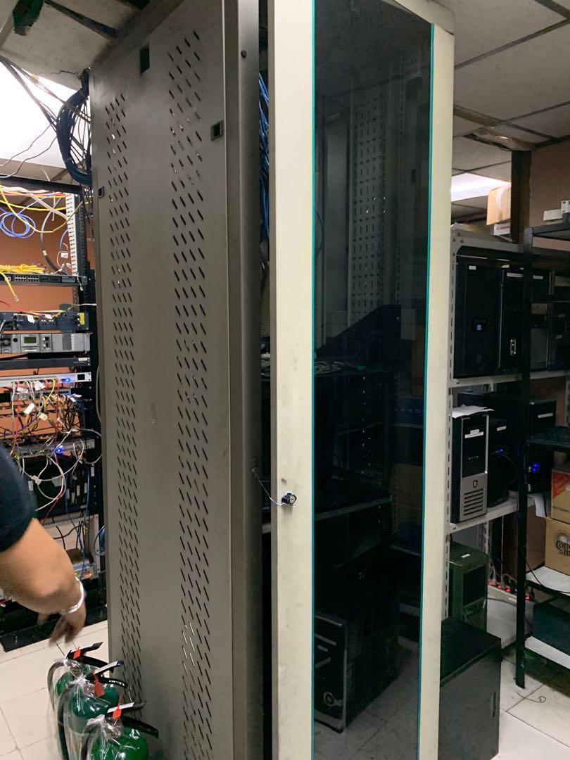 6ft FVT Open Bay Server Racks, Computers & Tech, Parts & Accessories ...