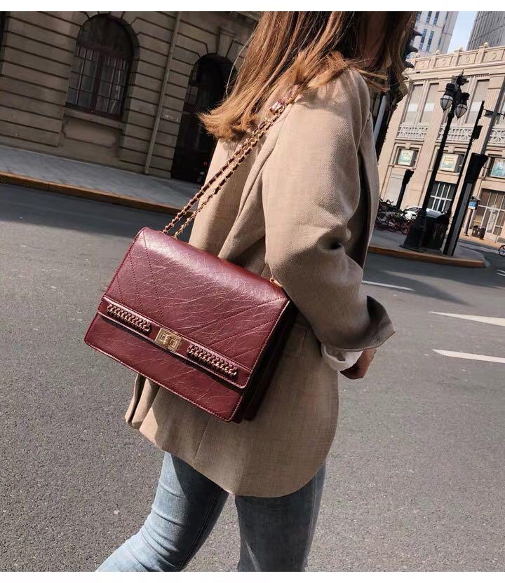 Corrine Chain Details Chevron Line Shoulder Bag, Women's Fashion, Bags ...