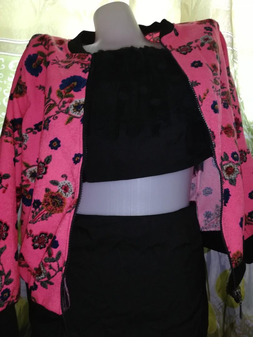 Gimik set, Women's Fashion, Dresses & Sets, Sets or Coordinates on ...