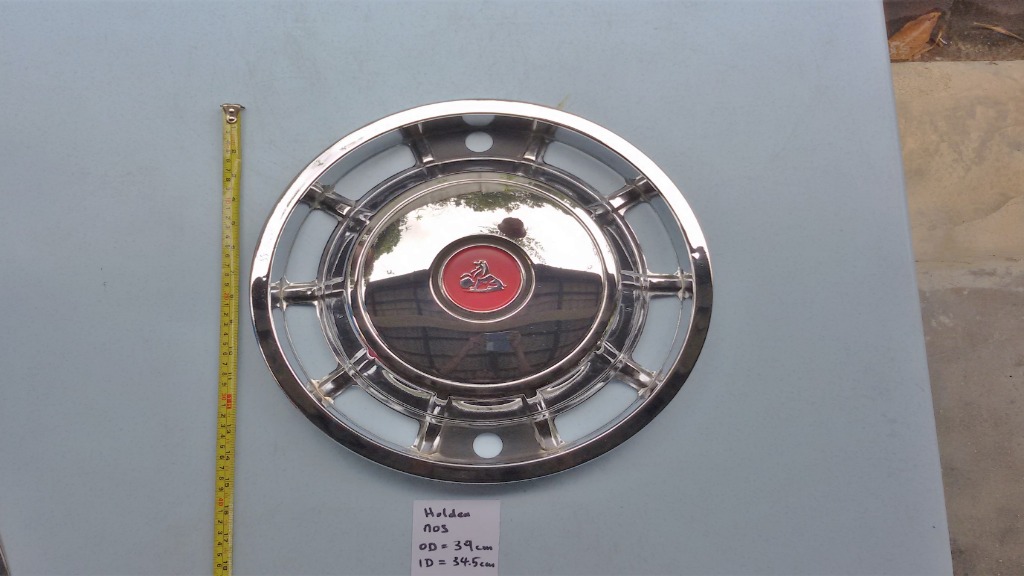 Holden Kingswood .. Premier Hubcap, Auto Accessories on Carousell