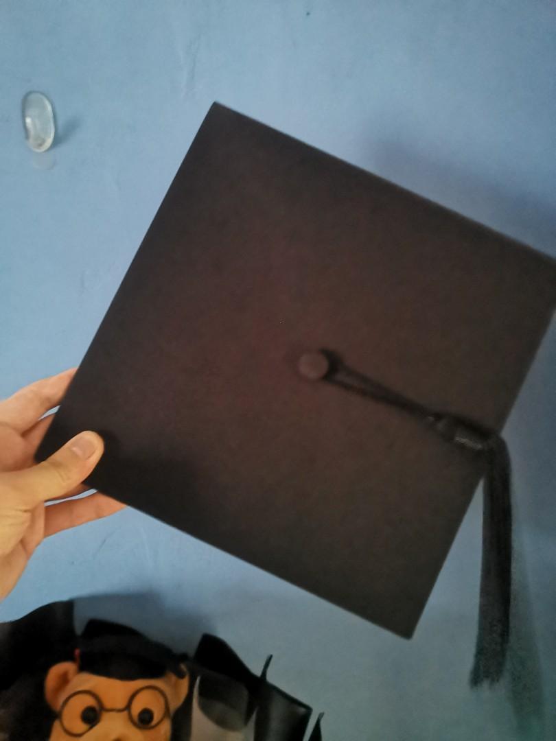 NTU Electrical&Electronic Engineering Graduation Gown, Men's Fashion ...