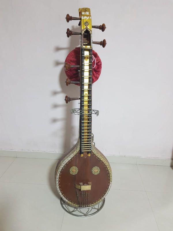 Veena stand, Hobbies & Toys, Music & Media, Music Accessories on Carousell