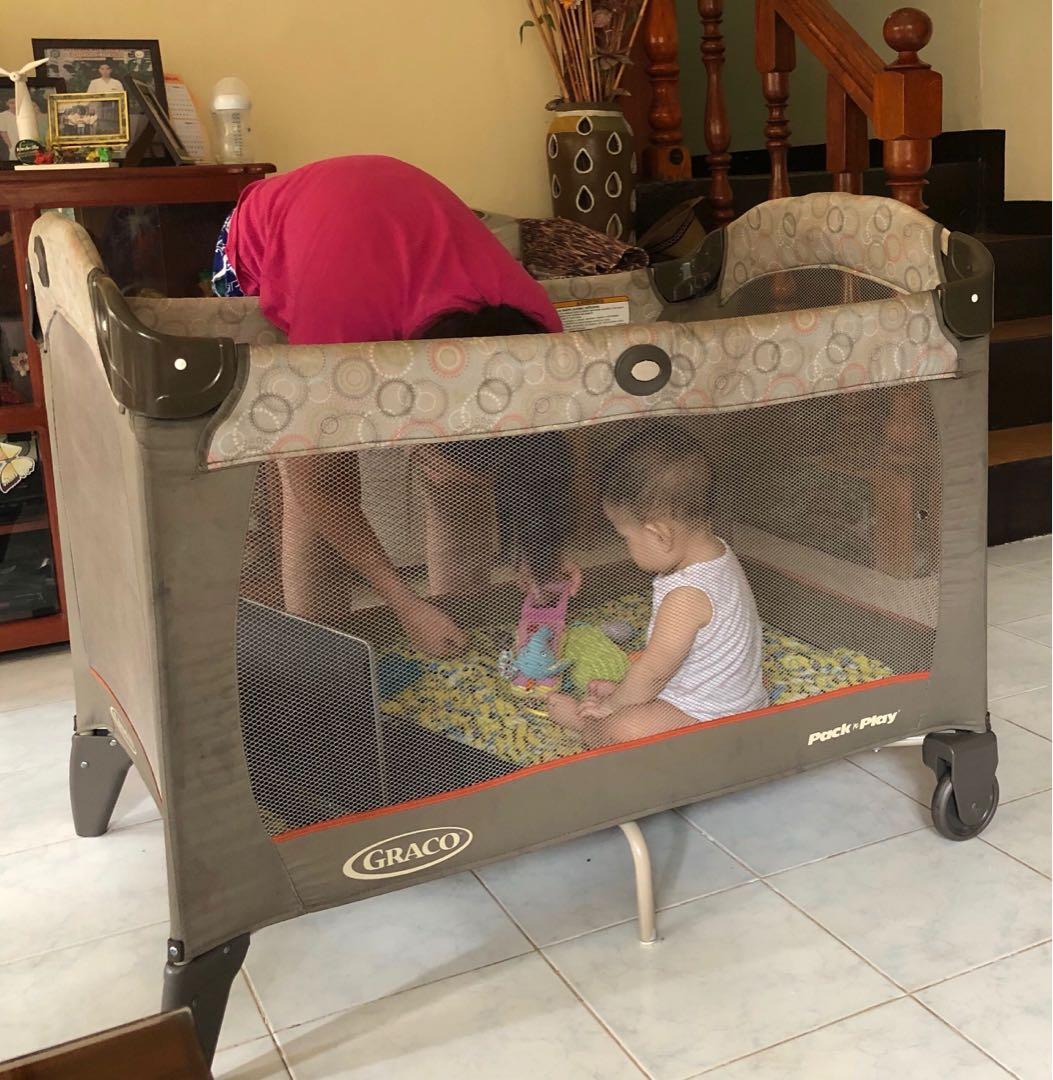 Graco Pack 'n Play Reversible Napper & Changer Playard Crib, Babies ...