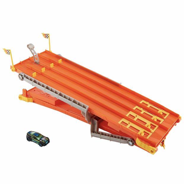 MATTEL GDY60 Hot Wheels 4-Lane Elimination Race Track Set, Hobbies ...