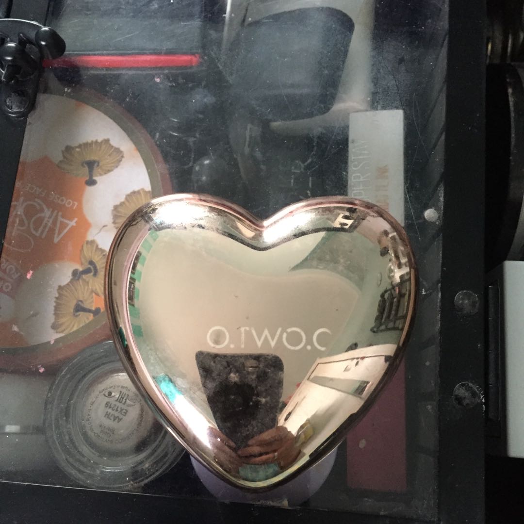 Otwoo highlighter, Kesehatan & Kecantikan, Rias Wajah di Carousell