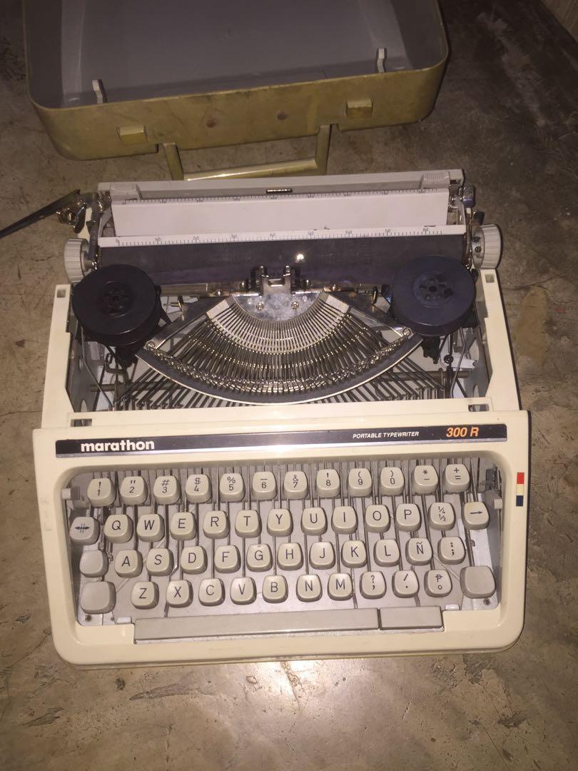 Typewriter marathon portable typewriter 300R, Hobbies & Toys ...
