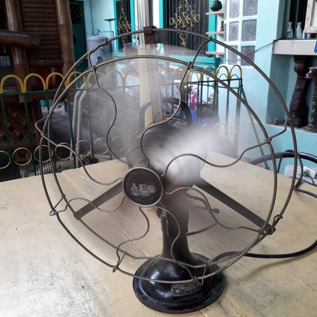 For sale vintage electric fan, Furniture & Home Living, Gardening ...