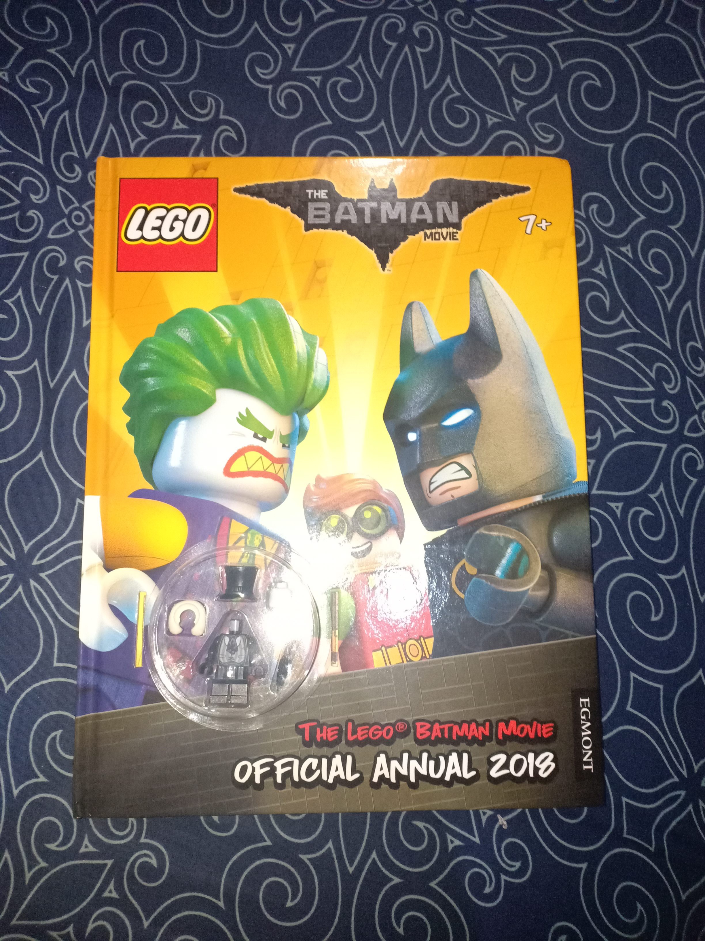 LEGO BATMAN MOVIE BOOK(WITH THE MINIFIGURE), Hobbies & Toys, Toys ...