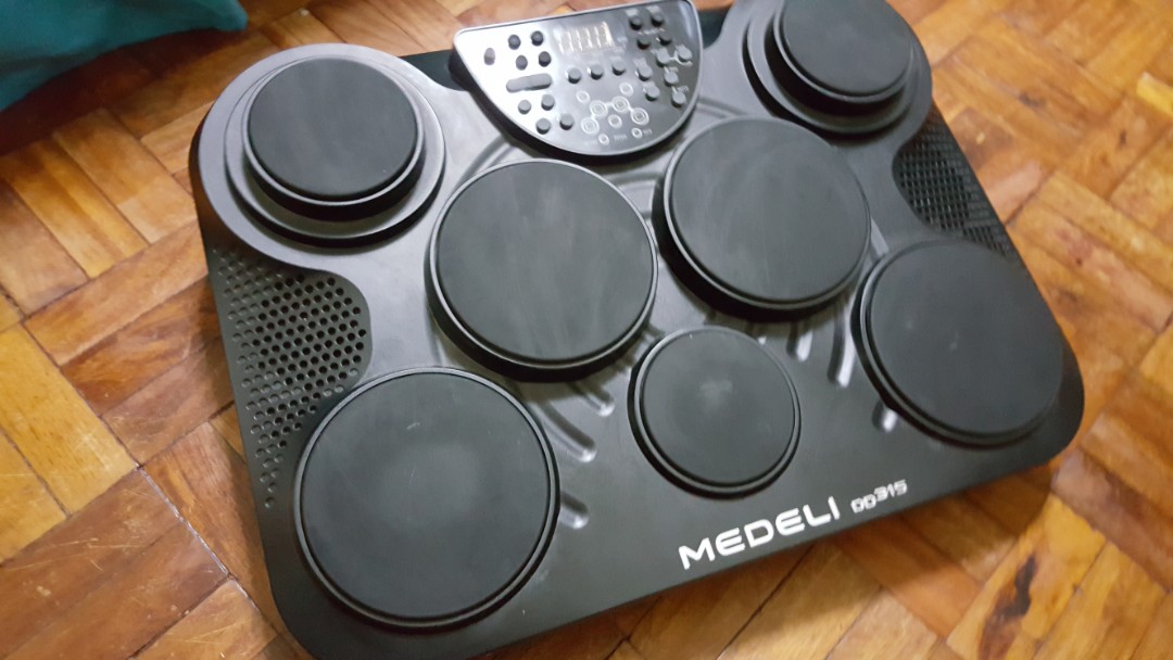 Medeli dd315 w/ Drum sticks and pedals, Hobbies & Toys, Music & Media ...