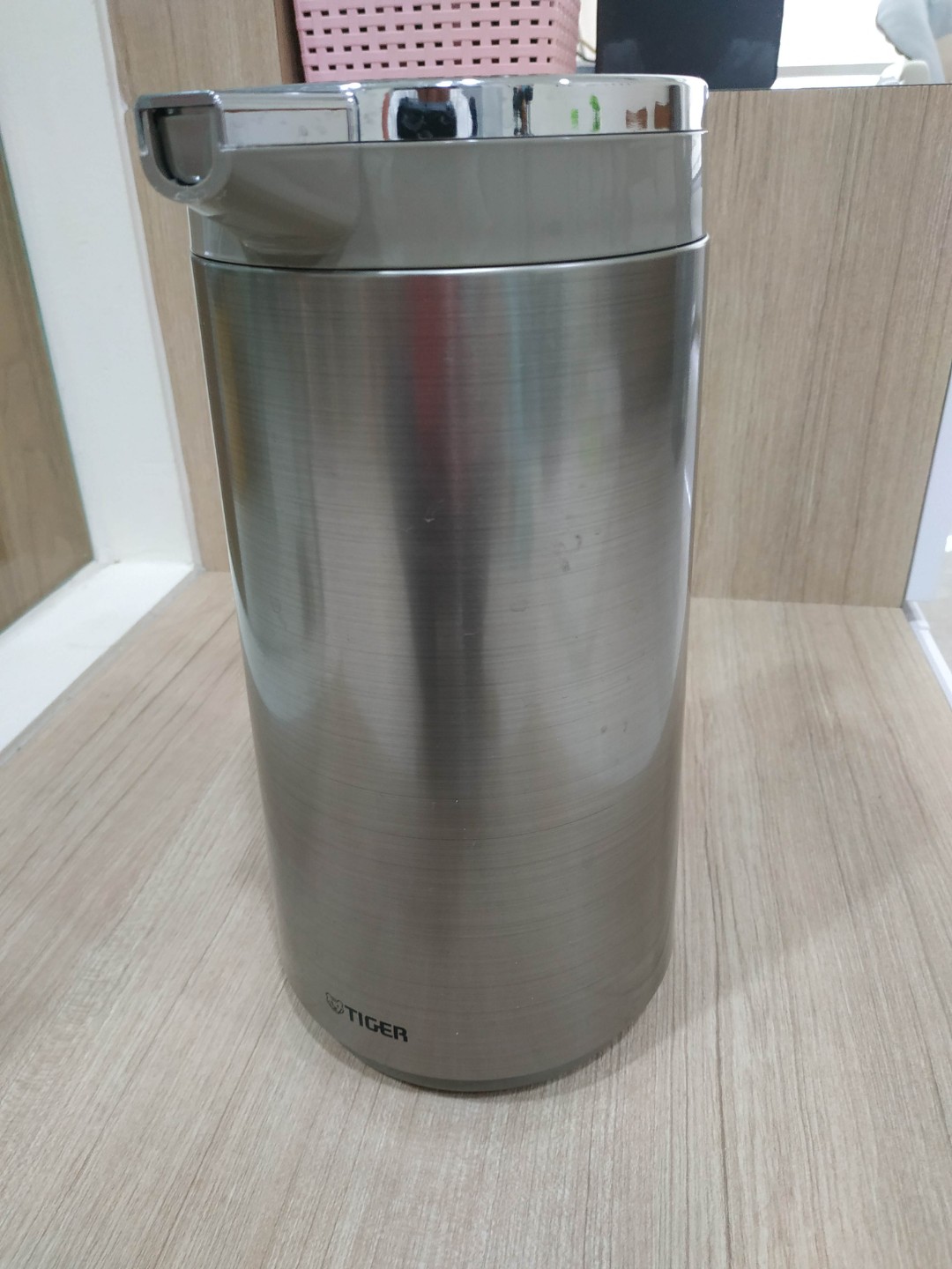 Tiger Thermal Flask 1.6 Lit Made in Japan, Furniture & Home Living ...