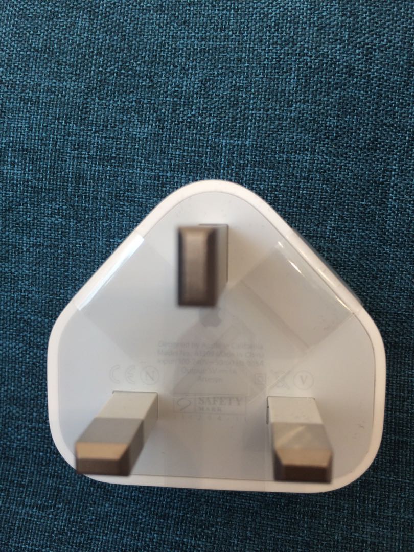 Apple iPhone USB adaptor socket, 手提電話, 電話及其他裝置配件, 充電器及電線 - Carousell