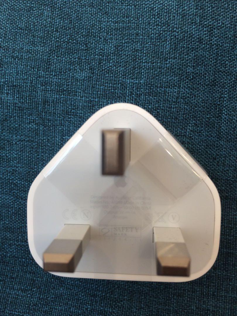Apple iPhone USB adaptor socket, 手提電話, 電話及其他裝置配件, 充電器及電線 - Carousell