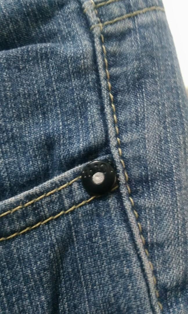 Folded & Hung Jeans, Women's Fashion, Bottoms, Jeans on Carousell