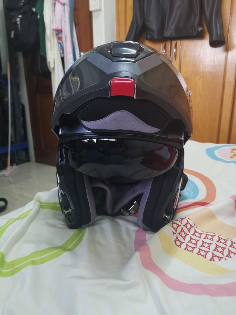 Hjc is max2 modular Helmet come with vimoto V8, Motorcycles, Motorcycle Apparel on Carousell