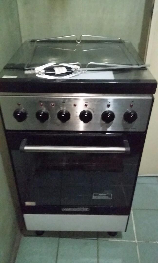 La Germania FS5004 40XR Gas Range 4 Electric Hotplates, Furniture ...