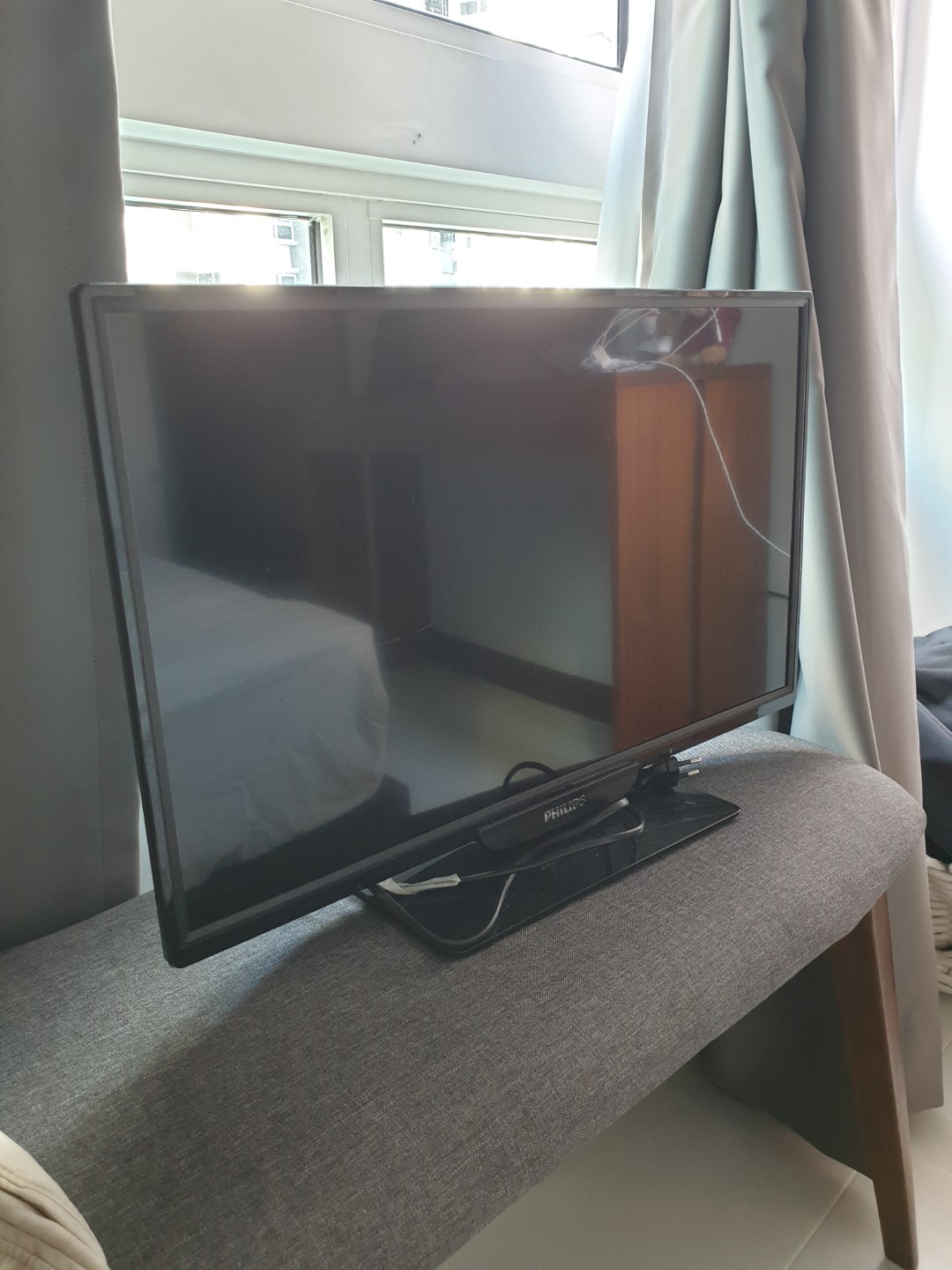 Philips 23 Inch TV - Broken, Not working, TV & Home Appliances, TV ...