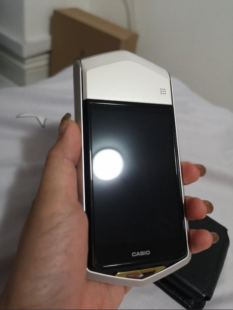 Swarovski set Casio TR80 WHITE BEAUTY selfie camera 自拍神器, Photography ...