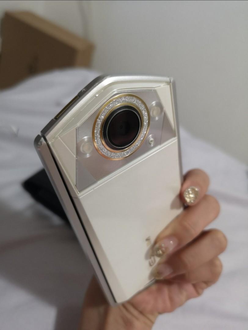 Swarovski set Casio TR80 WHITE BEAUTY selfie camera 自拍神器, Photography ...