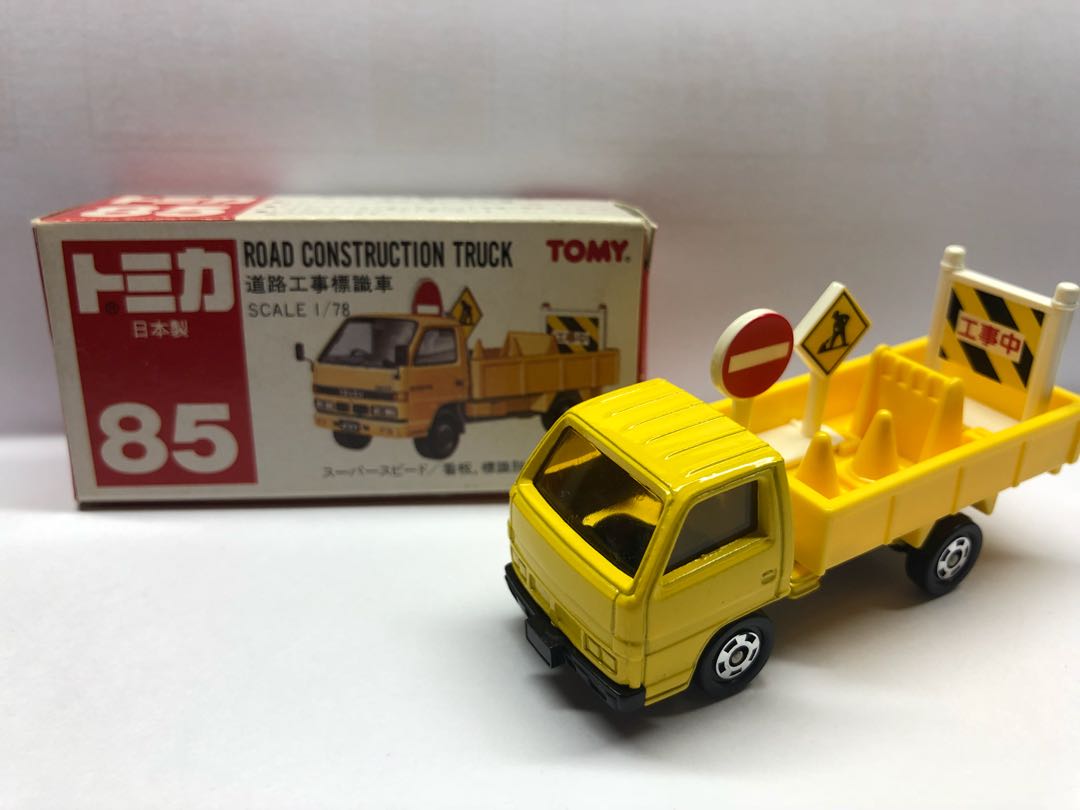 Tomy Tomica 85 Road Construction Truck, 興趣及遊戲, 玩具 & 遊戲類 - Carousell
