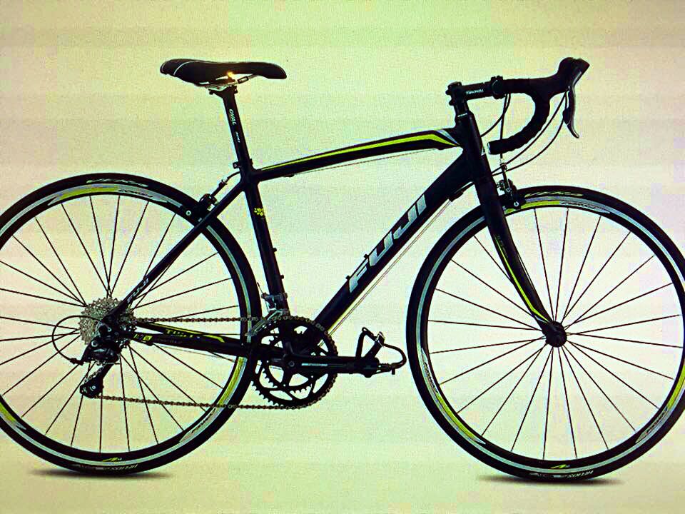 FUJI ROAD BIKE, Sports Equipment, Bicycles & Parts, Bicycles on Carousell
