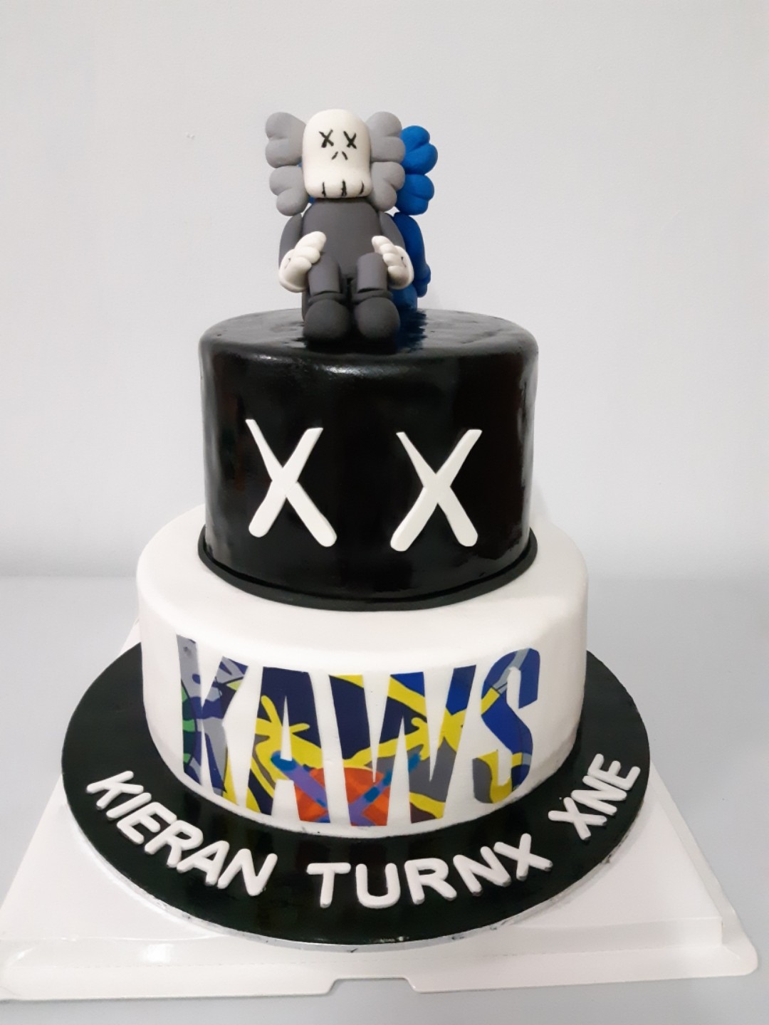 KAWS Cake, Food & Drinks, Homemade Bakes on Carousell