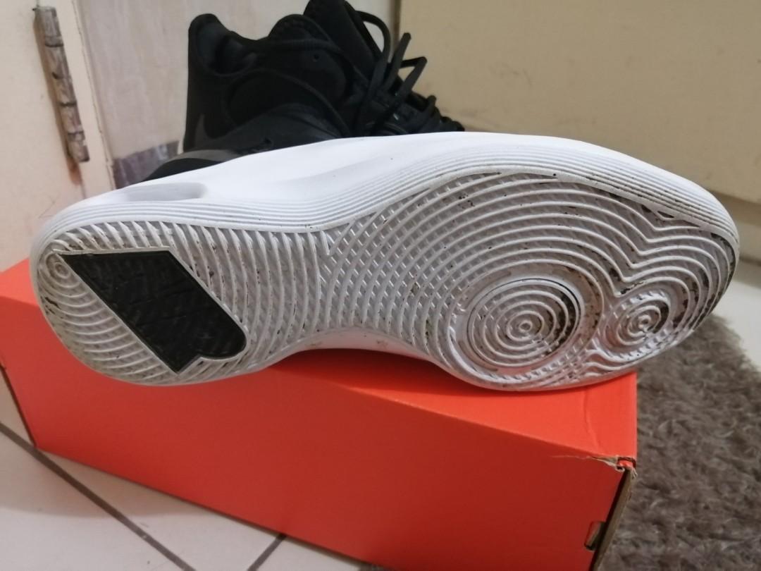 Nike Versatile 3, Men's Fashion, Footwear, Sneakers on Carousell