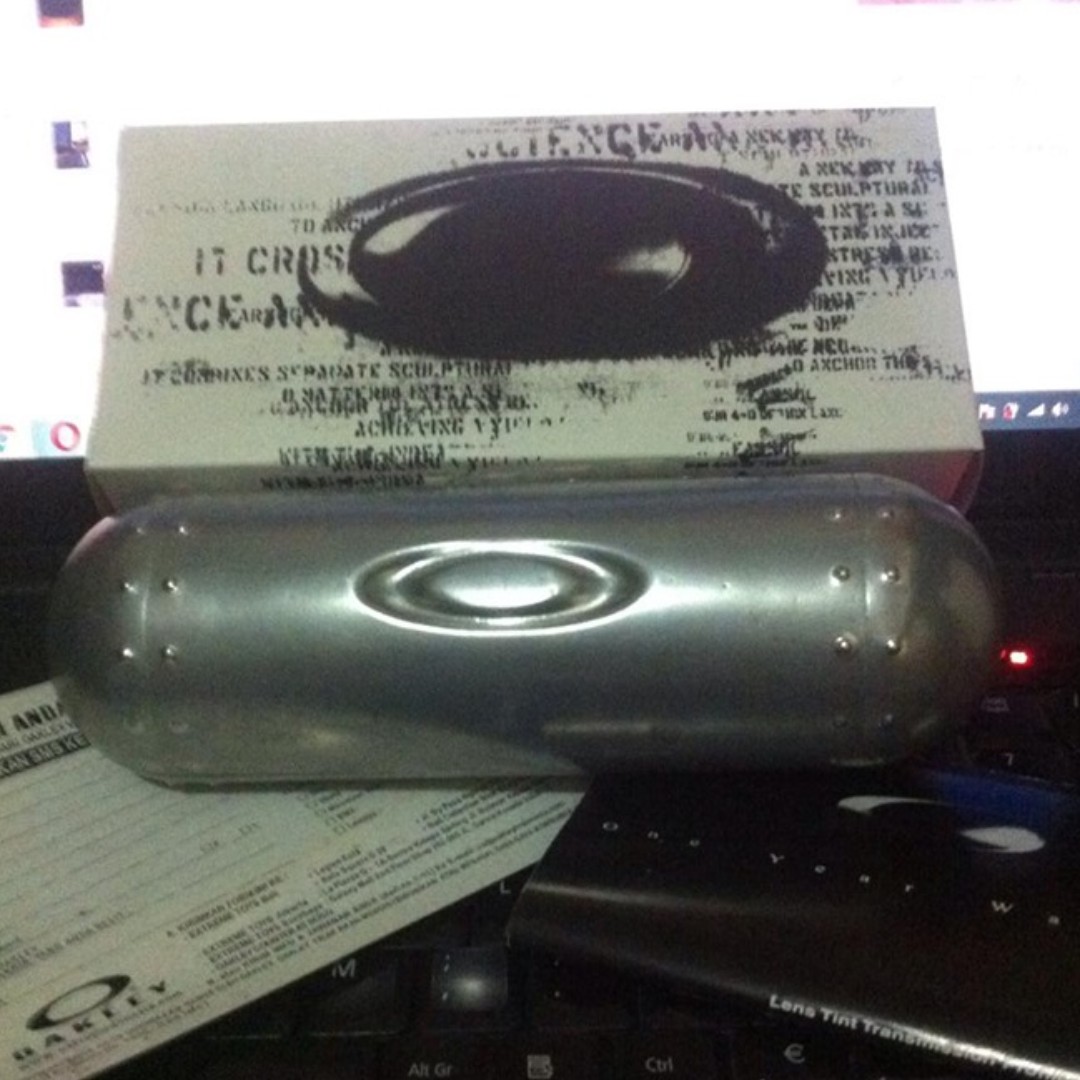 oakley capsule container , Men's Fashion, Watches & Accessories ...