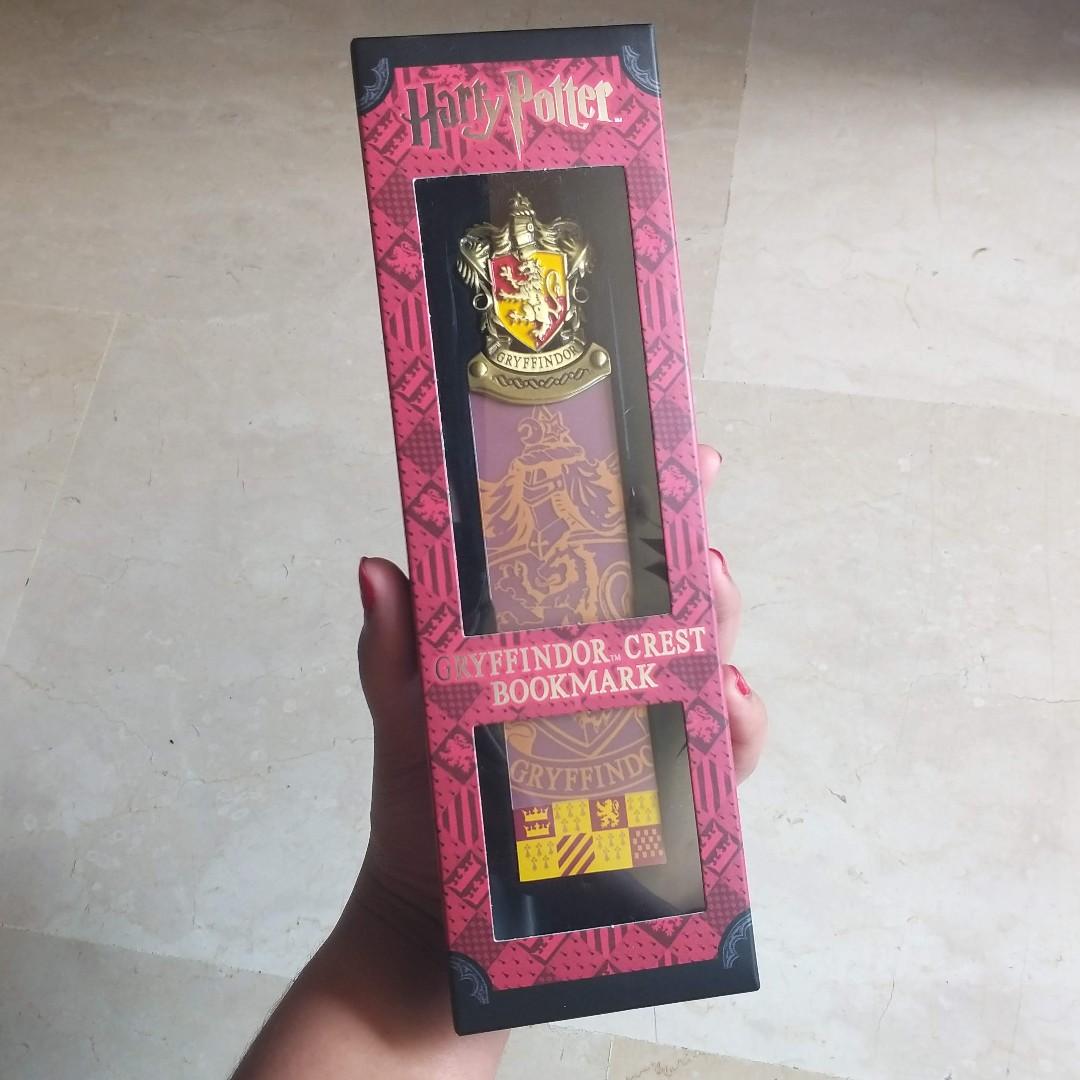 The Noble Collection Harry Potter Gryffindor Crest Bookmark, Hobbies ...
