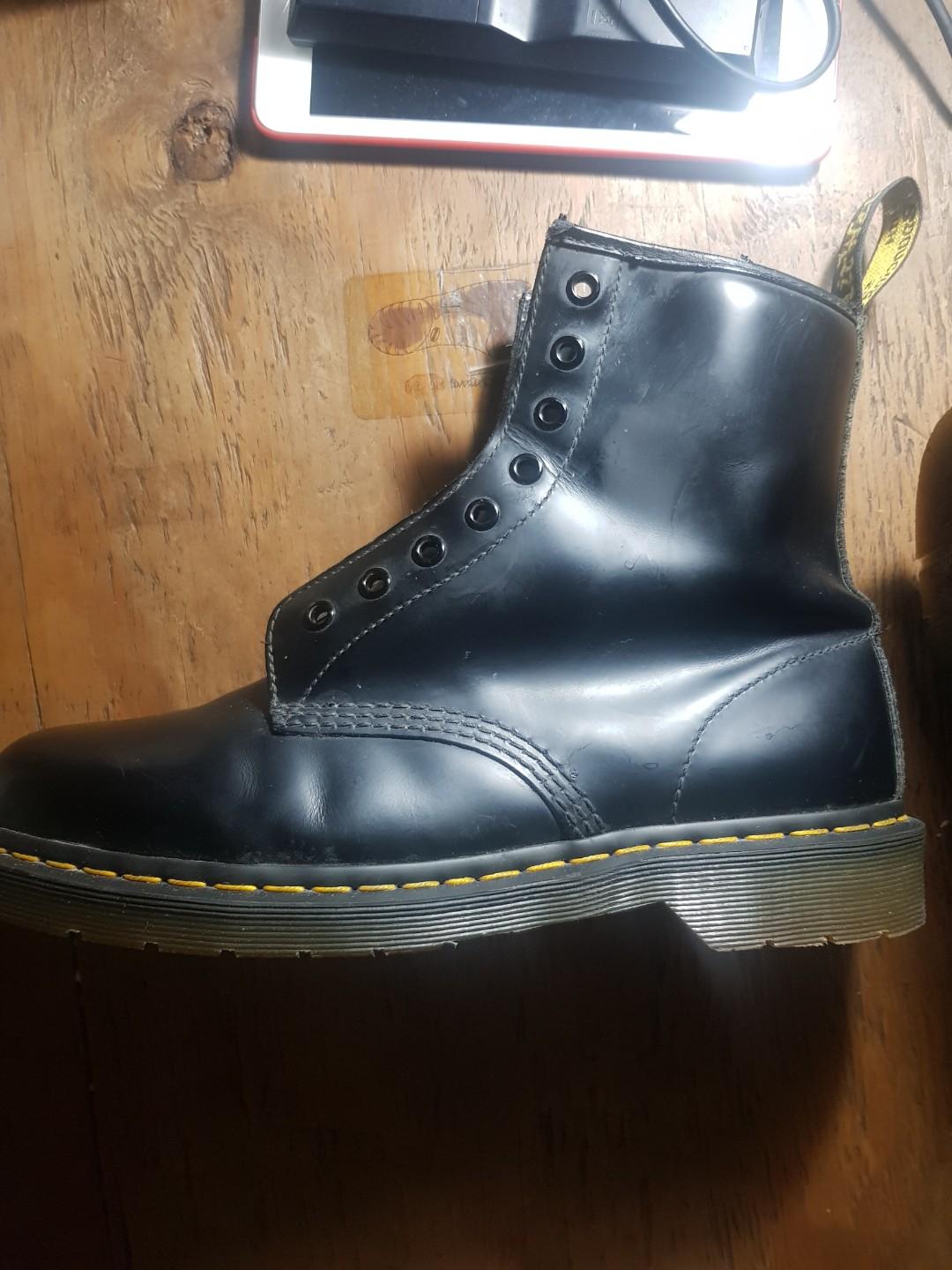 Doc Marten's, Men's Fashion, Footwear, Boots on Carousell