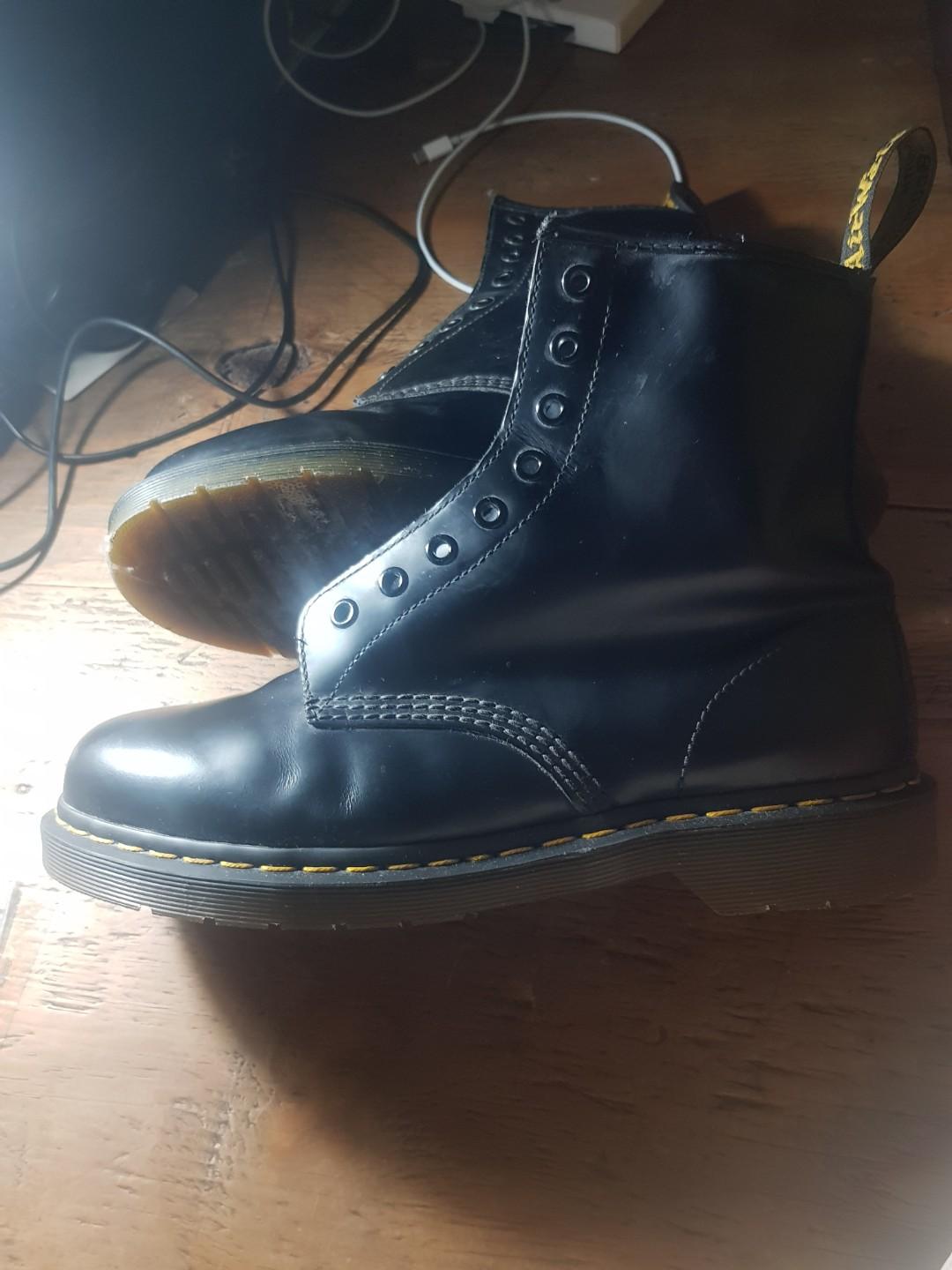 Doc Marten's, Men's Fashion, Footwear, Boots on Carousell