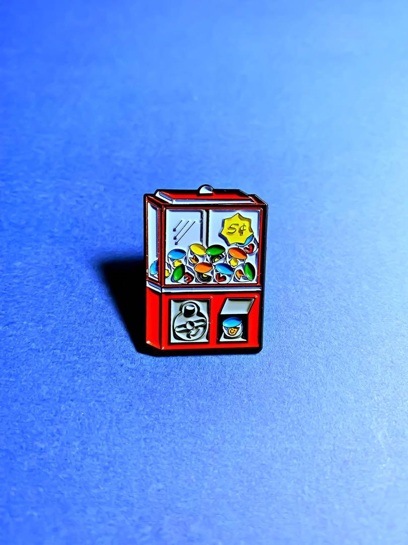 (Enamel Pin) Vintage Gachapon Gumball Vending Machine Old School ...